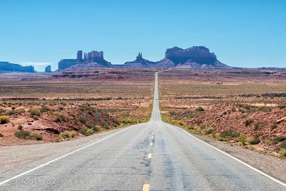 den klassiska entrén till Monument Valley - Utah, USA - Rolf_52 ...