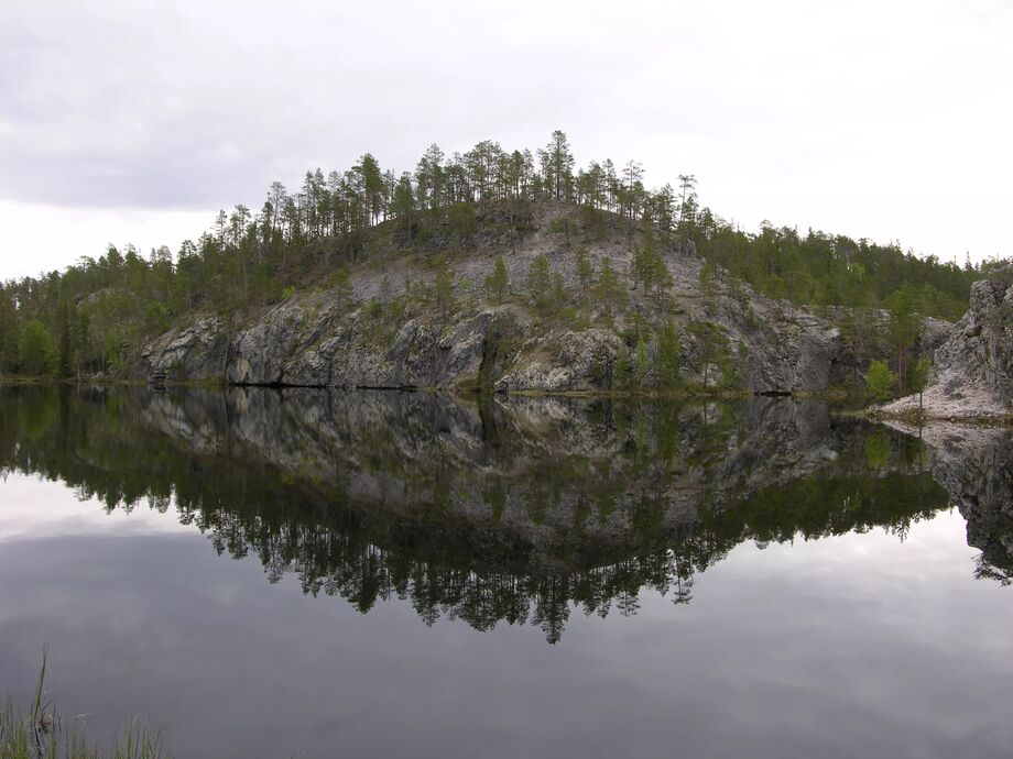 Stilla vatten i Oulanka - Kuusamo, Finland - Madi - Reseguiden