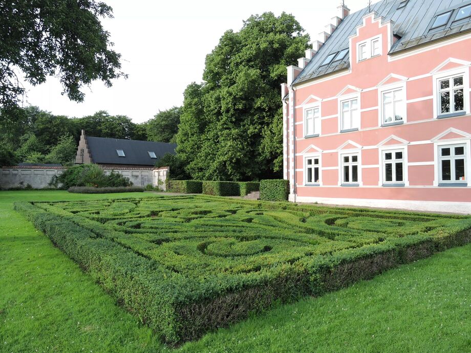 Pålsjö slott. - Helsingborg, Skåne, Sverige - Kattax - Reseguiden