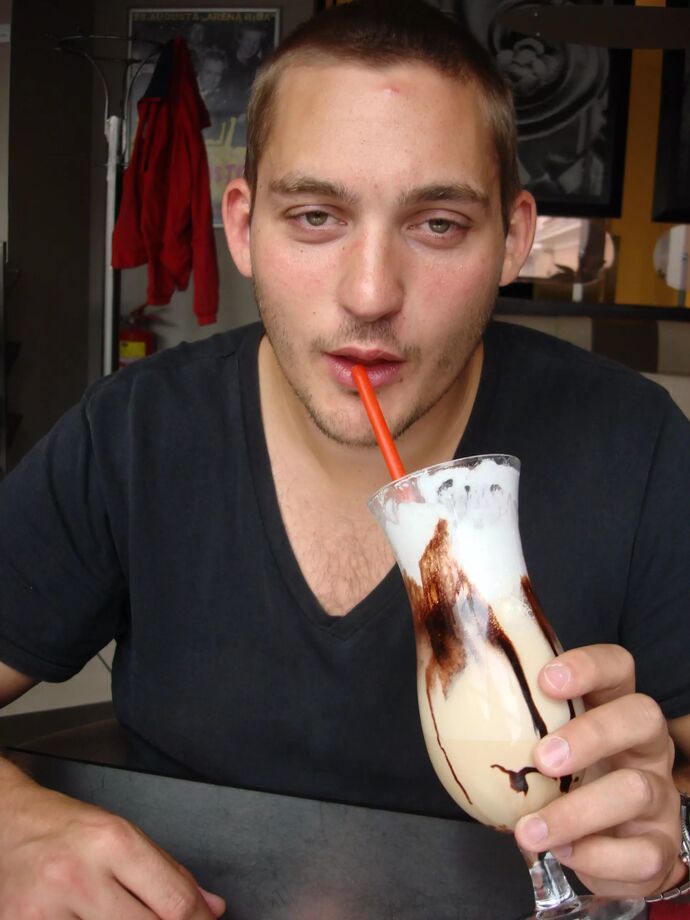 Sliskig kaffedrink. - Riga, Lettland - Fredriik - Reseguiden