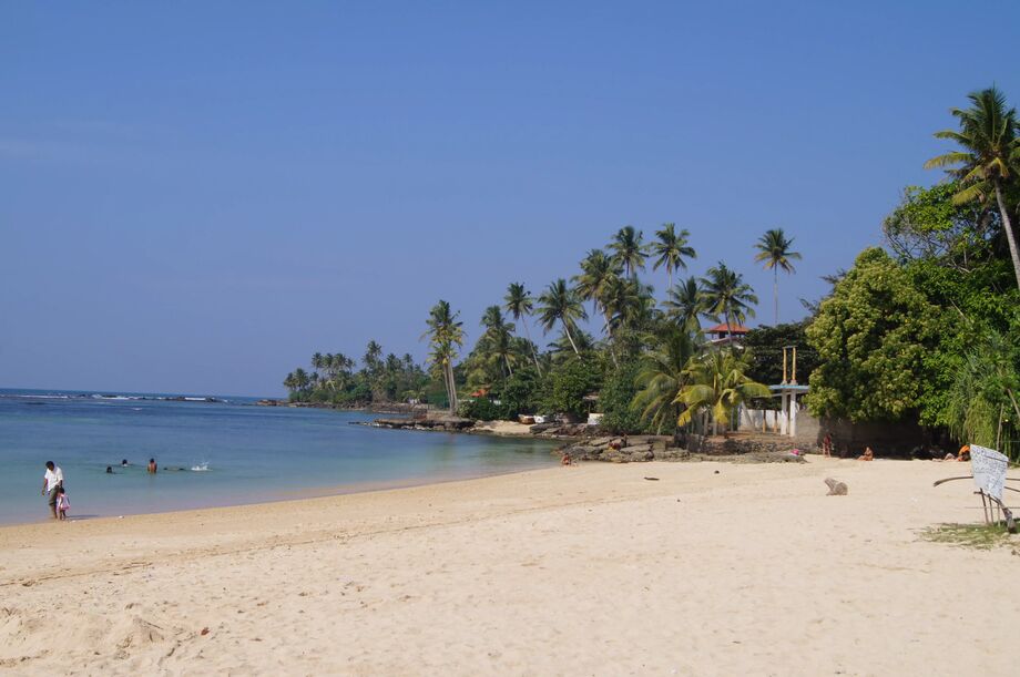 Fin strand med lugnt vatten - Sri Lanka - Yessie - Reseguiden
