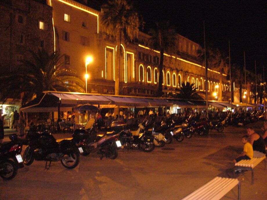 Hamn & Cafégatan - Split, Split-området, Kroatien - Mahirh - Reseguiden