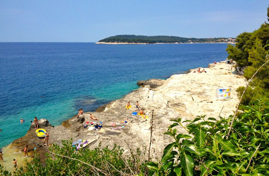 Badklipporna på Splendid Golden Rocks Resort - Pula, Istrien, Kroatien ...