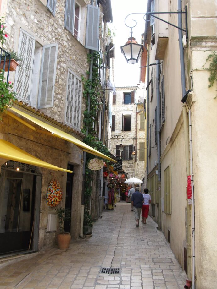 En del av det gamla Vence - Vence, Franska rivieran, Frankrike - Sierra ...