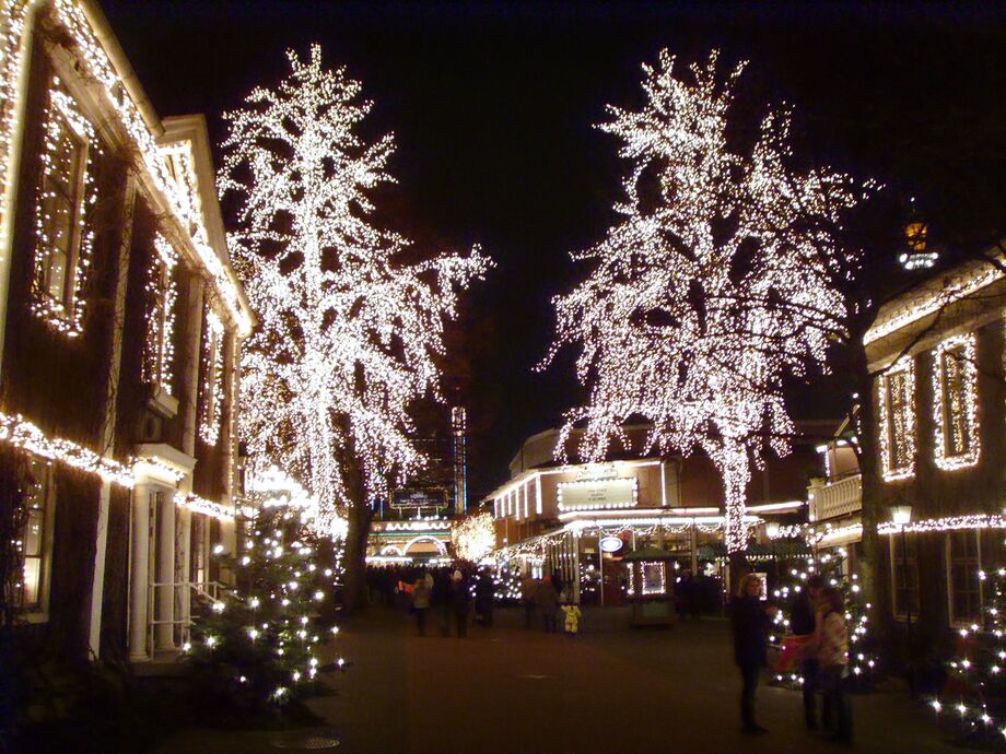 Ingen jul utan ett besök på Lisebergs julmarknad - Göteborg, Sverige ...