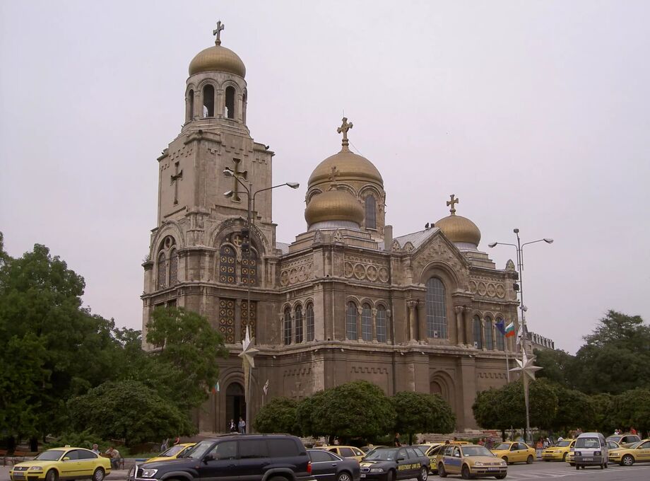 Katedralen i Varna centrum - Varna, Varna-området, Bulgarien - Frejohan ...