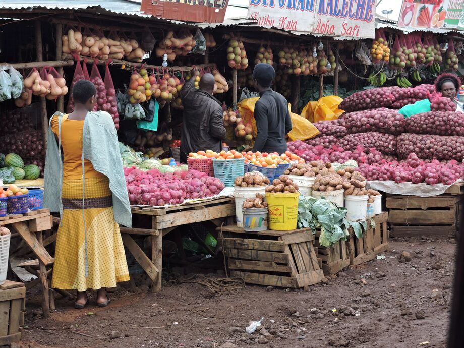 Frukt och grönsaksmarknad i Emali. - Kenya - Kattax - Reseguiden