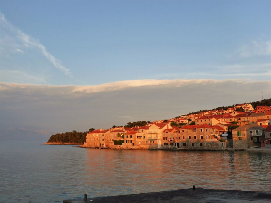 Solnedgång över Postira - Postira, Kroatien - Marywood - Reseguiden