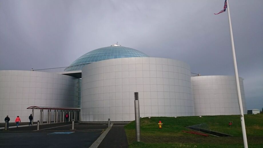 Perlan - Reykjavik, Island - Fly - Reseguiden