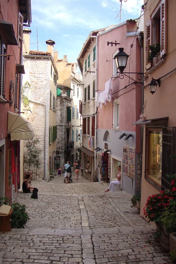 Grisia-gatan - Rovinj, Istrien, Kroatien - Worldofmarie - Reseguiden