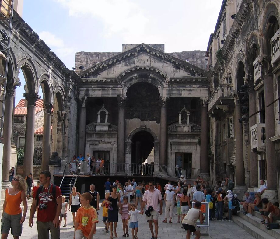 Peristil - Split, Split-området, Kroatien - Suziq - Reseguiden