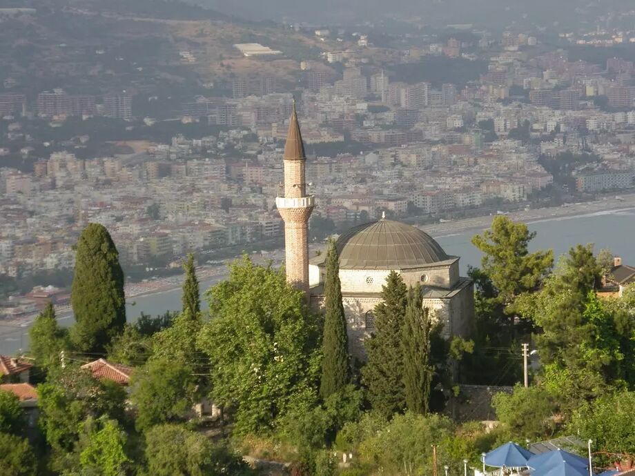 Moské - Alanya, Antalyakusten, Turkiet - Lenam - Reseguiden