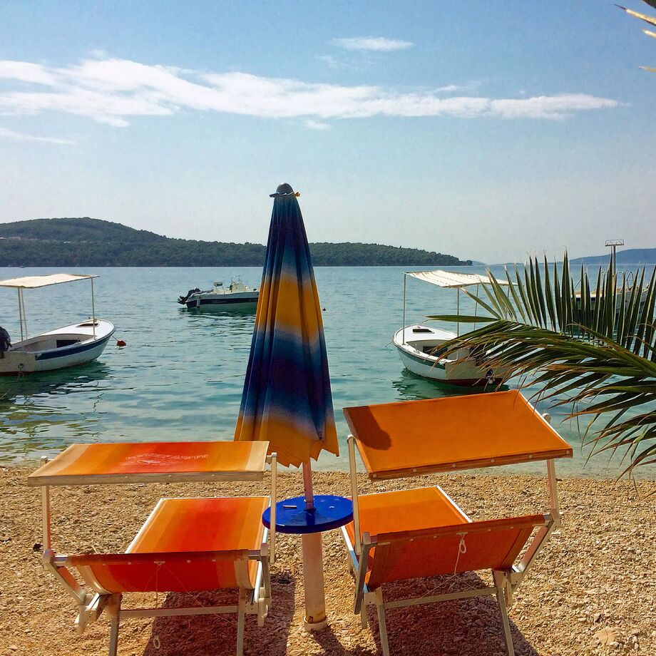 Fin strand via båt! - Trogir, Split-området, Kroatien - Desires ...