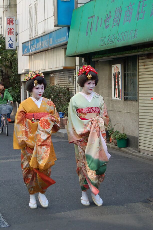 Geishas, Asakusa - Tokyo, Japan - Jayne - Reseguiden