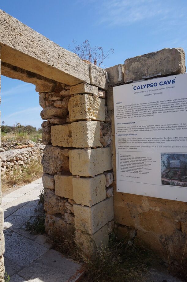 Kalypsos grotta där Odeysseus räddade sig iland. - Gozo, Malta - Sisso ...