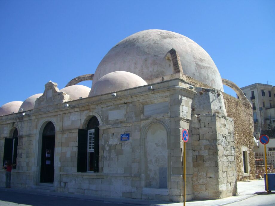 Turkiska moskén - Chania, Chaniakusten, Kreta, Grekland - Travellover ...