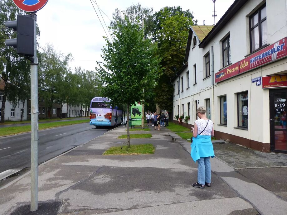"Bus-stop" in the middle of nowhere - Riga, Lettland - Peroerik ...