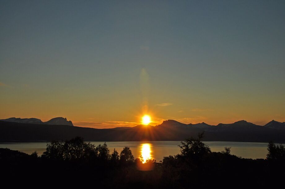 Midnattsol - Narvik, Norge - Karinlorvik - Reseguiden
