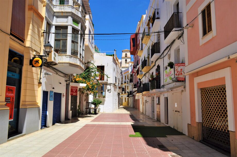 Lugna gatan - Ibiza, Spanien - Eje_b - Reseguiden