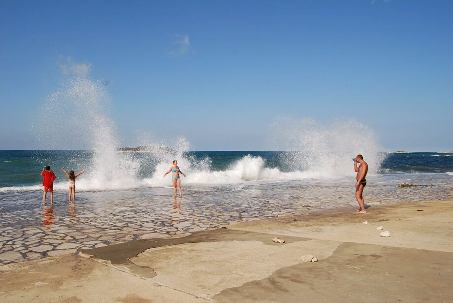 strand utanför hotel Delfin - Kroatien - Ganimed - Reseguiden