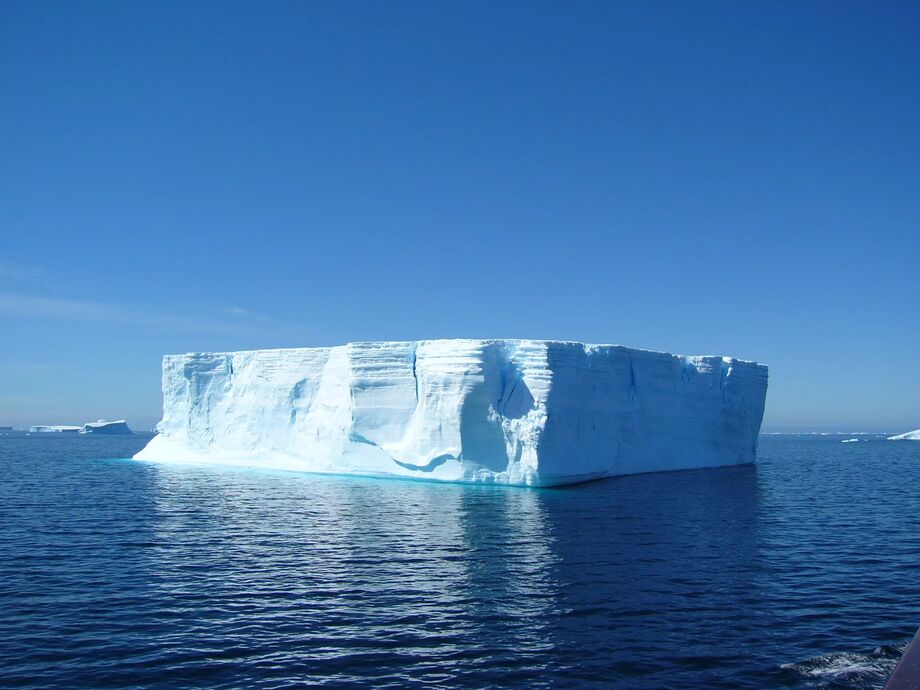 Isberg - Antarktis - Ivan - Reseguiden