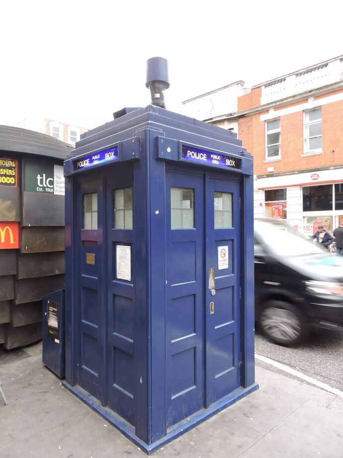 Tardis. - London, England, Storbritannien - Kattax - Reseguiden